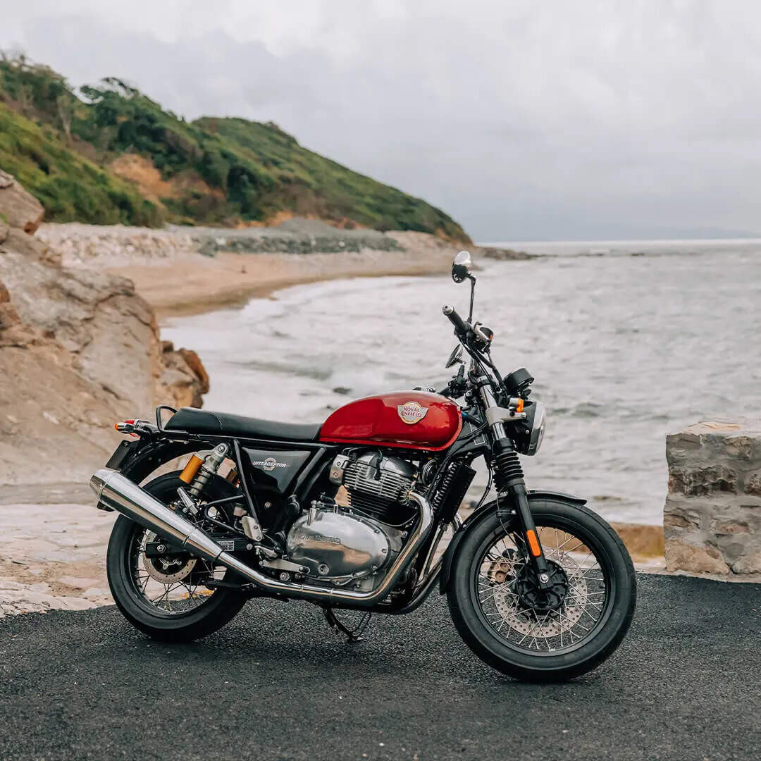 Royal Enfield Interceptor 650 2025 Price & Navratri Offers | Features ...