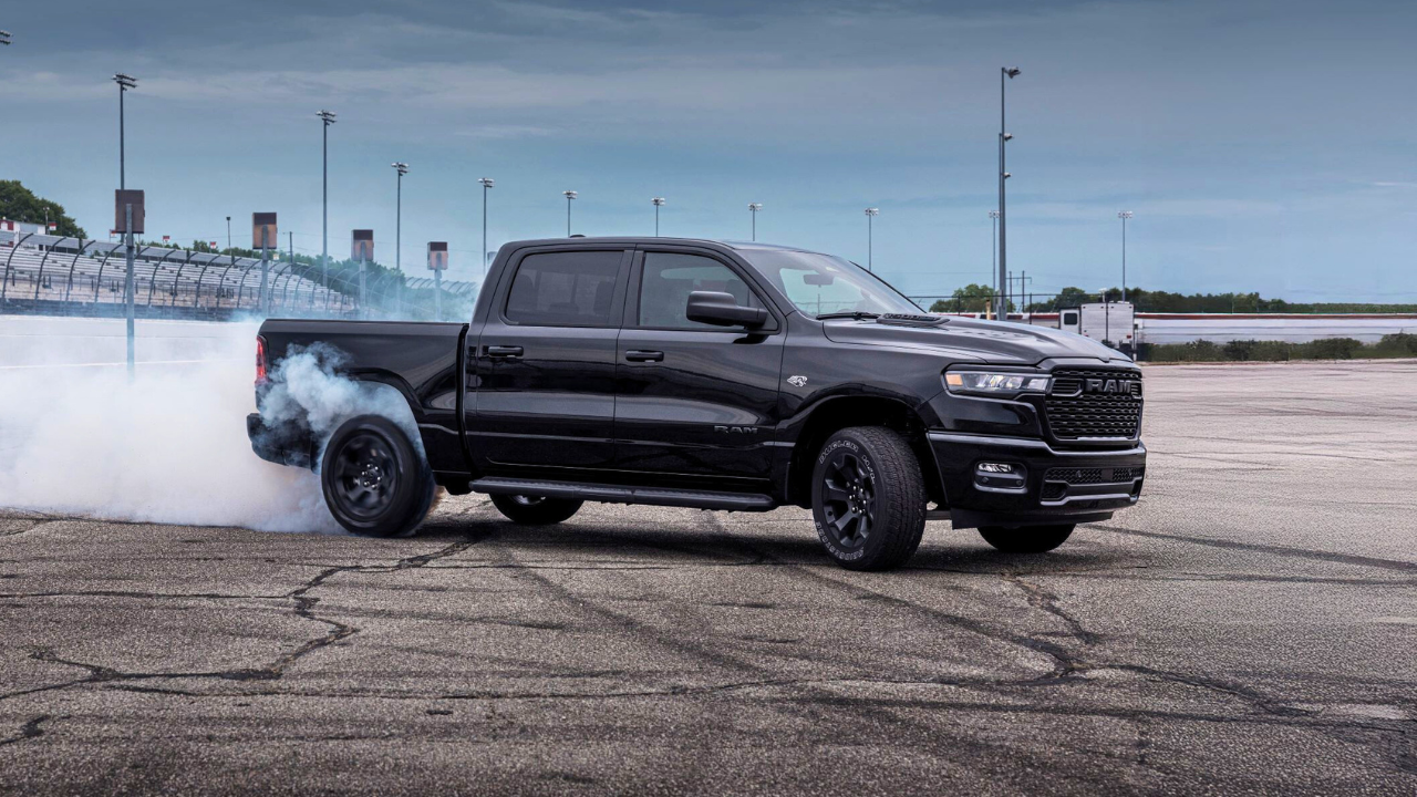 2026 Ram 1500 Returns With A Roaring 5.7L Hemi V8 Engine And eTorque ...